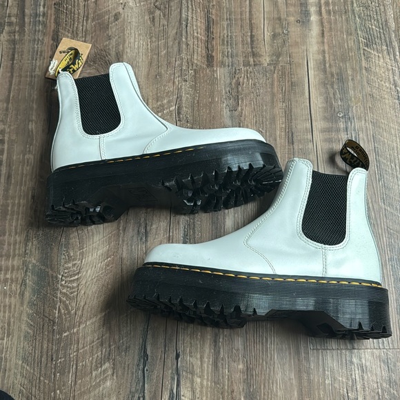 Dr. Martens | Shoes | Nwt Doc Marten 2976 Quad White Chelsea Boot | Poshmark